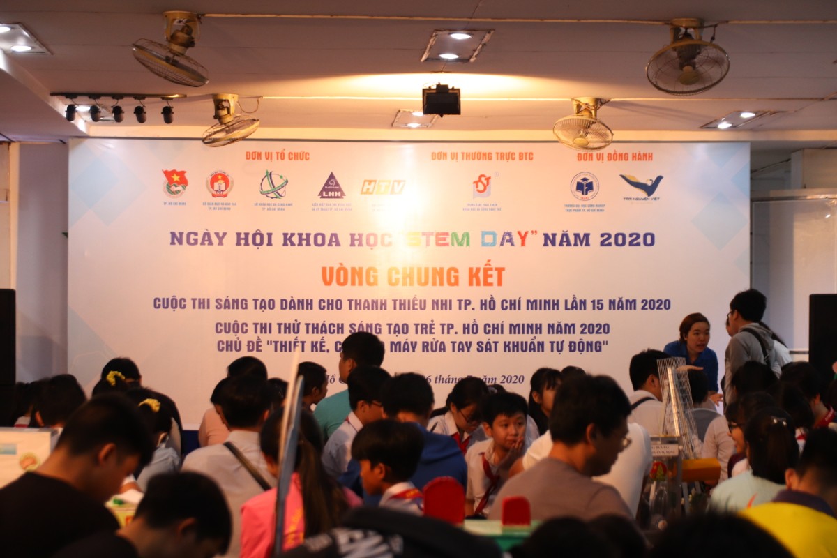 Ngày hội STEM DAY 2020 – Sân chơi khoa học bổ ích – Khoa học trẻ TST